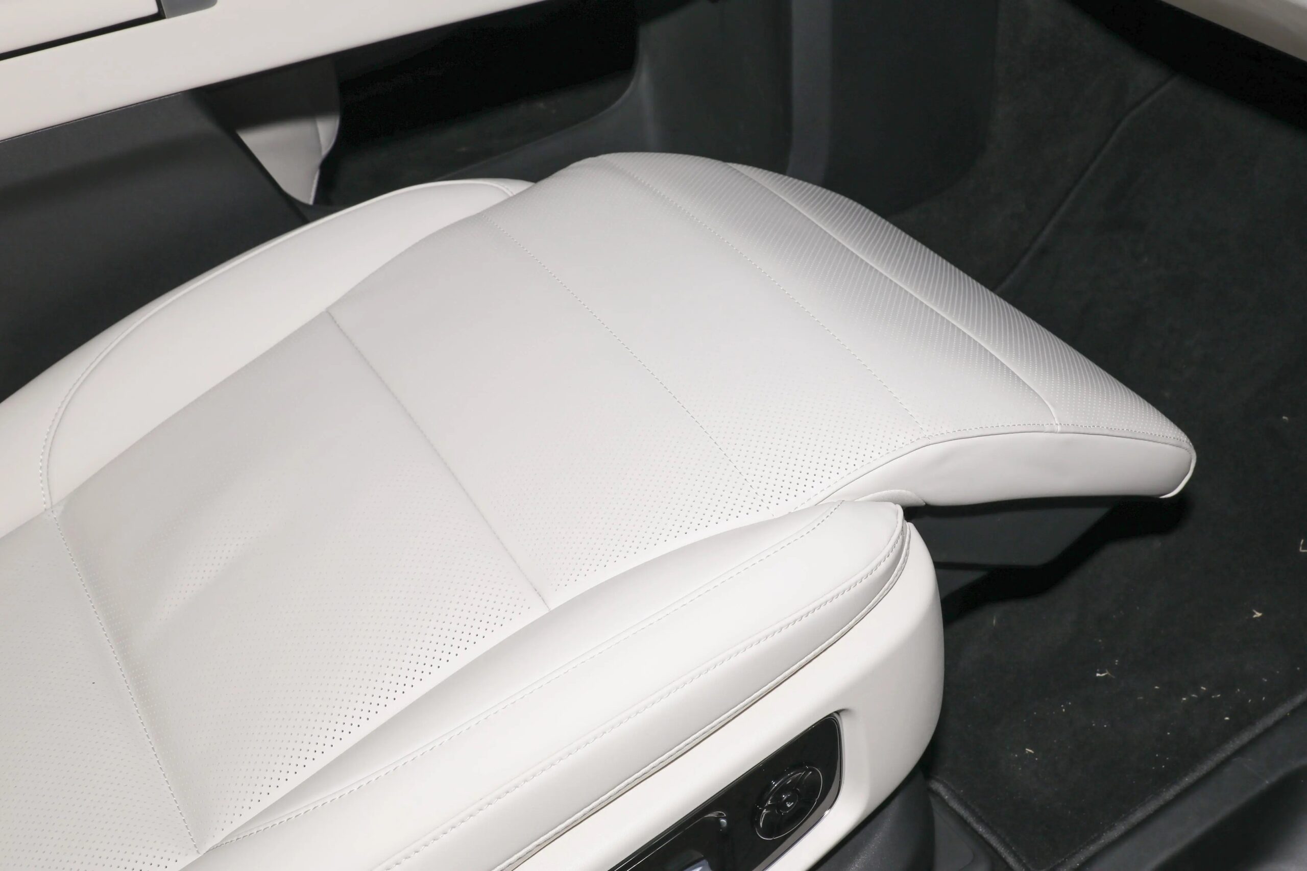 Li Auto Mega Ultra – GreenFastAuto