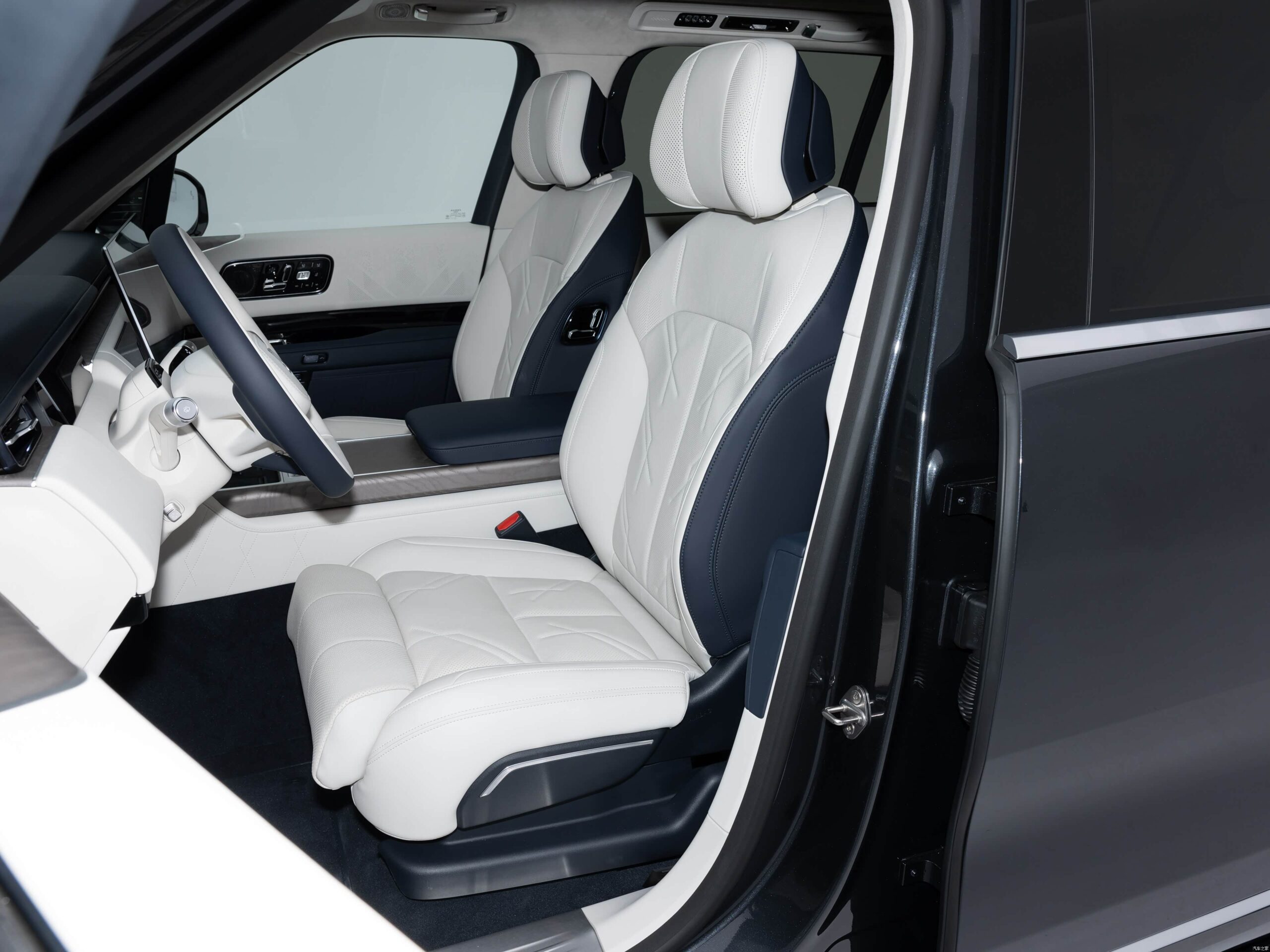 ZEEKR 9X MAX 898Hp – GreenFastAuto