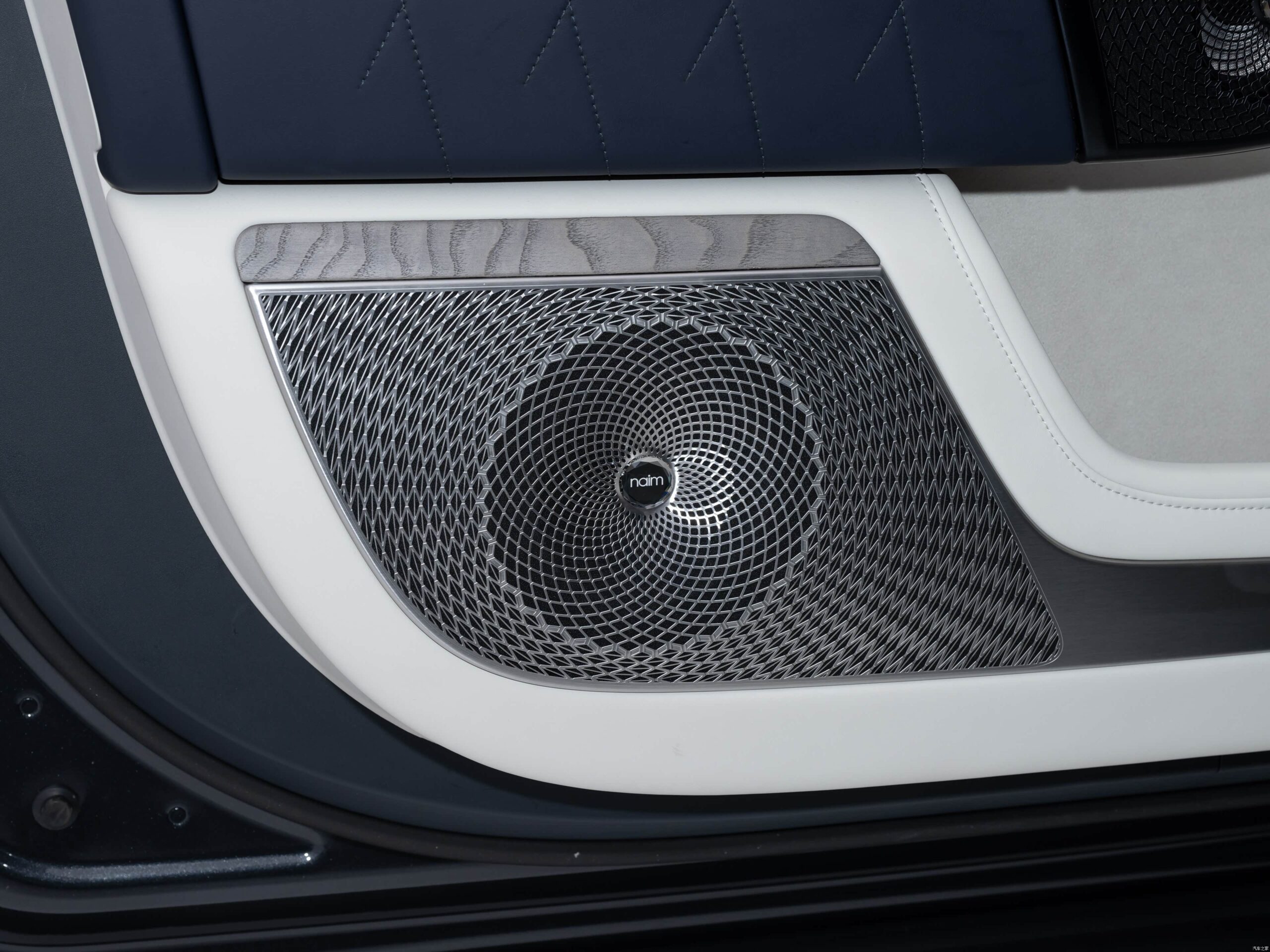 ZEEKR 9X MAX 898Hp – GreenFastAuto