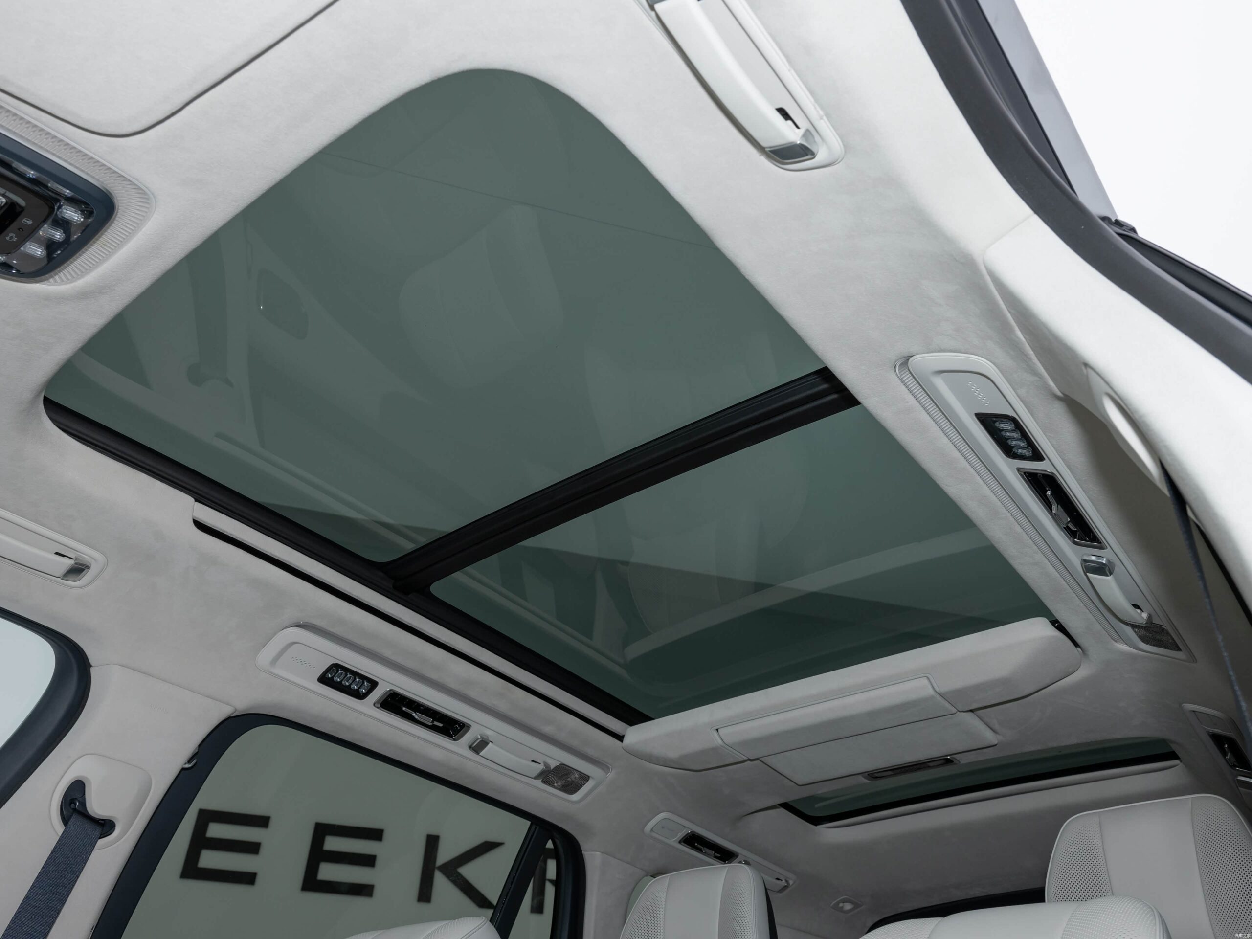 ZEEKR 9X MAX 898Hp – GreenFastAuto