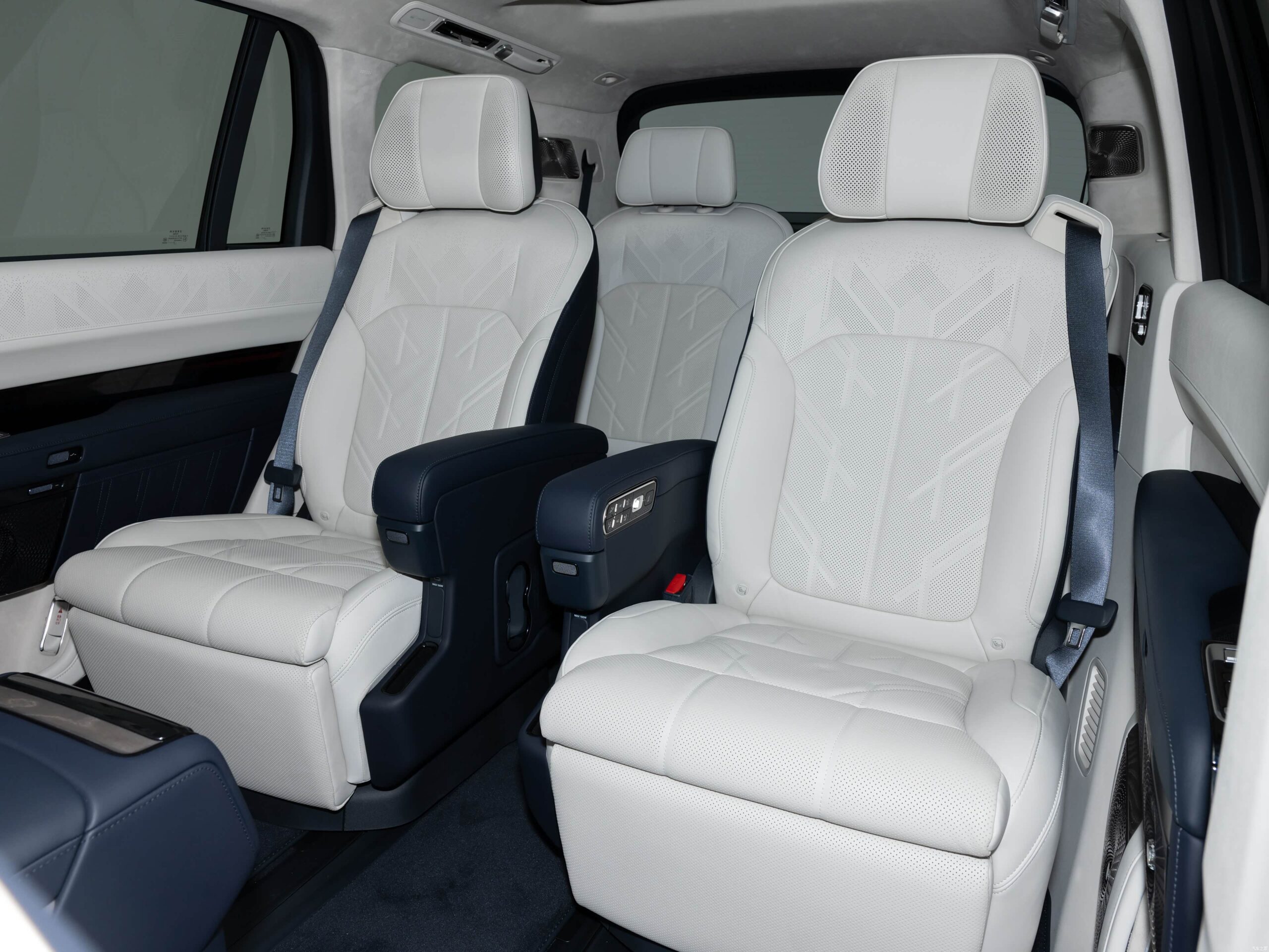 ZEEKR 9X MAX 898Hp – GreenFastAuto