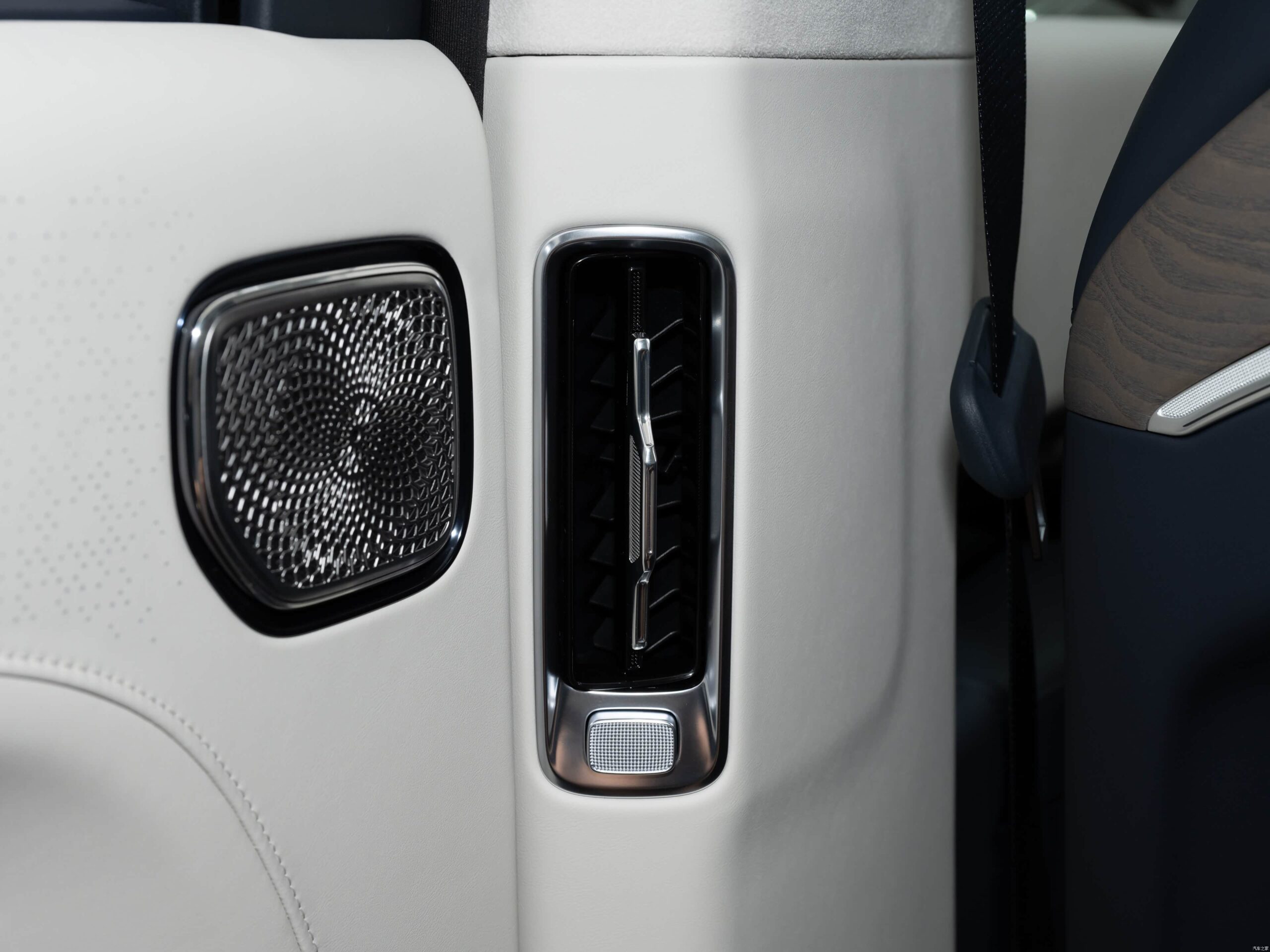 ZEEKR 9X MAX 898Hp – GreenFastAuto