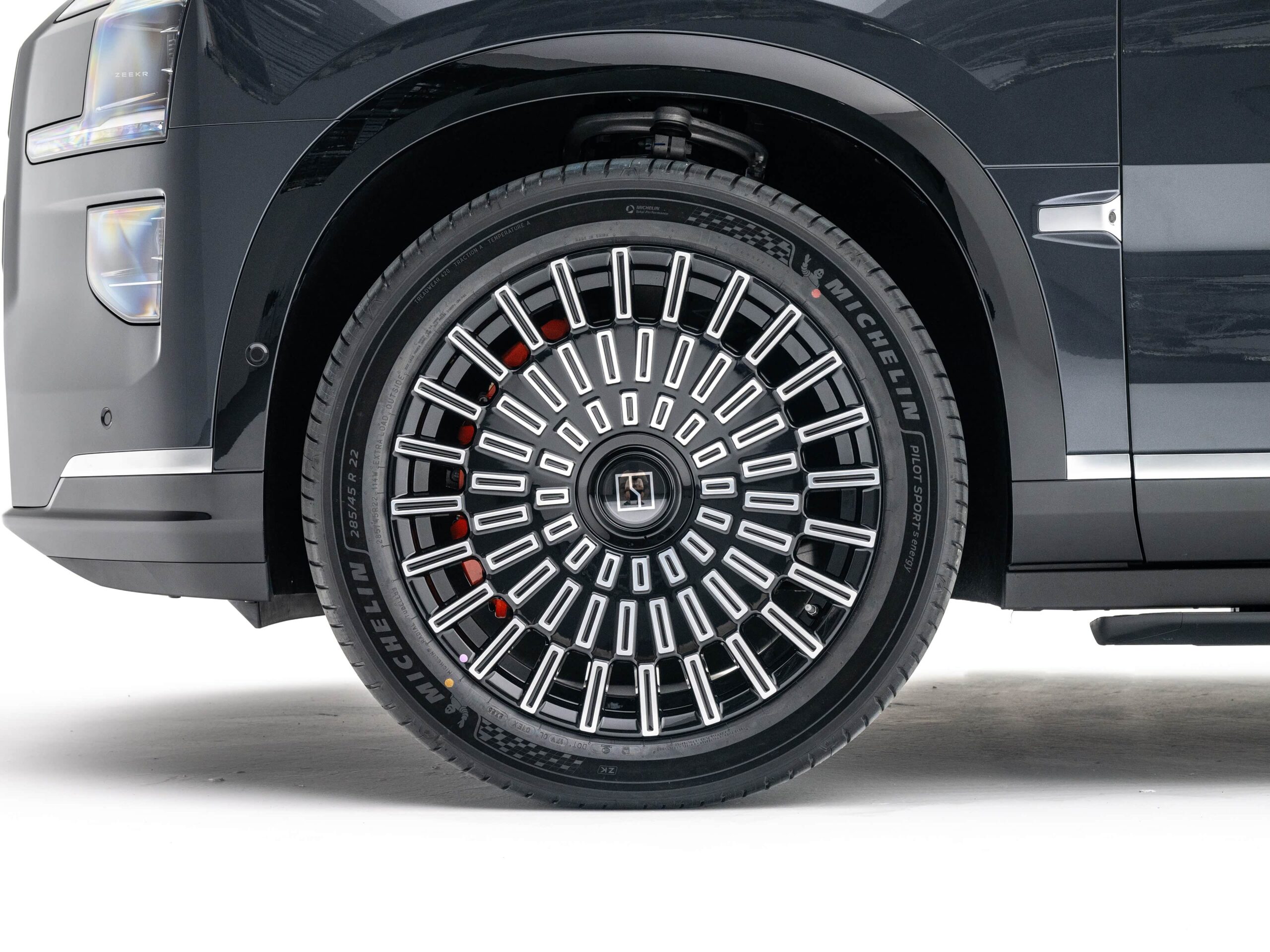ZEEKR 9X MAX 898Hp – GreenFastAuto
