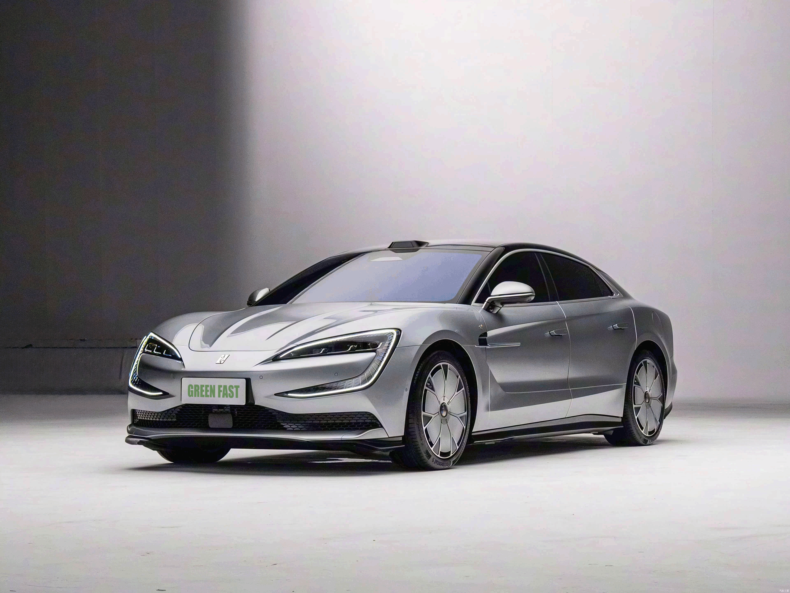 BYD YANGWANG U7 PHEV LUXURY 5-Seater 1306Hp – GreenFastAuto