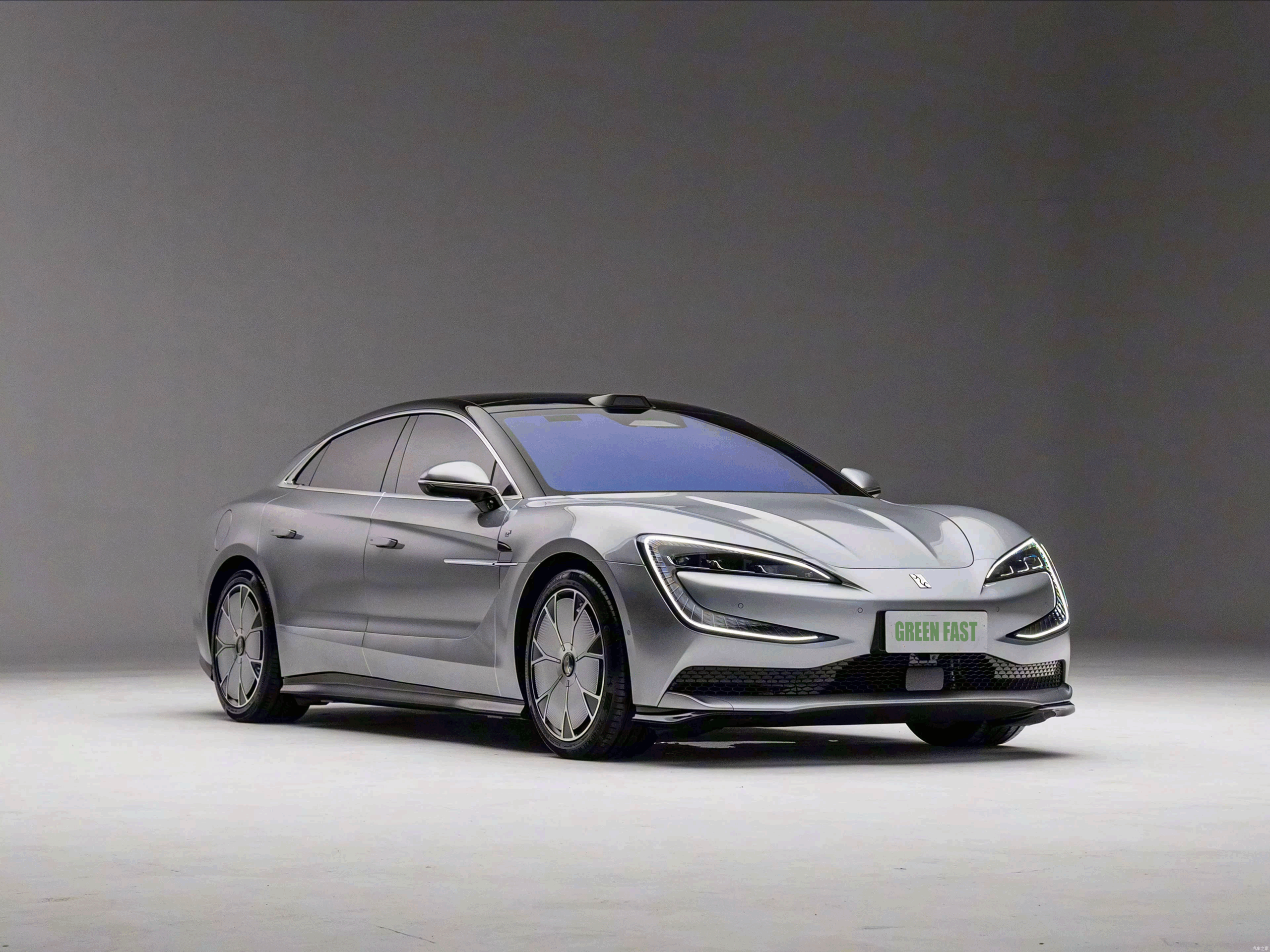 BYD YANGWANG U7 PHEV LUXURY 5-Seater 1306Hp – GreenFastAuto
