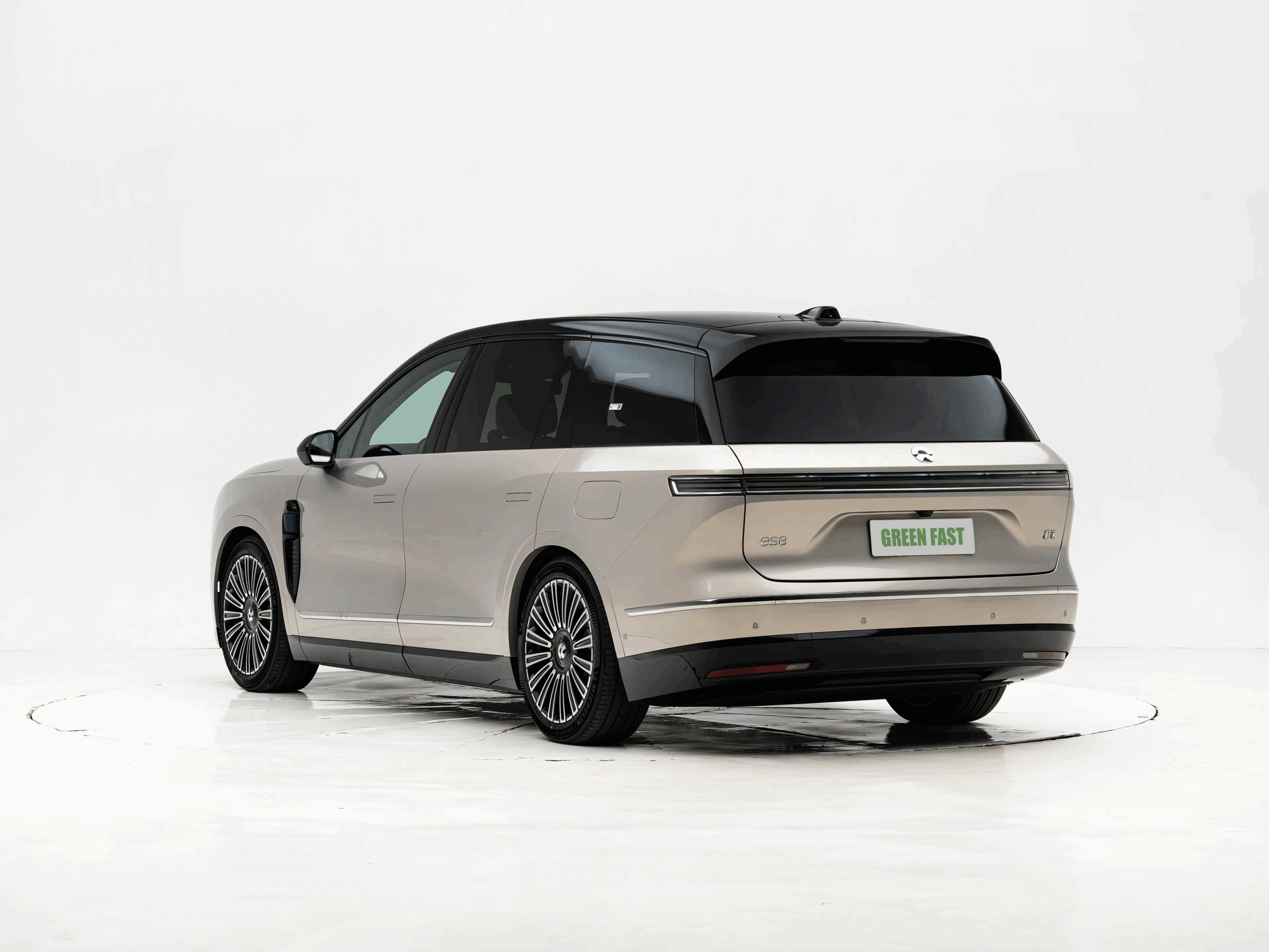 NIO ES8 2026 Six-Seat Executive Luxury 707Hp – GreenFastAuto