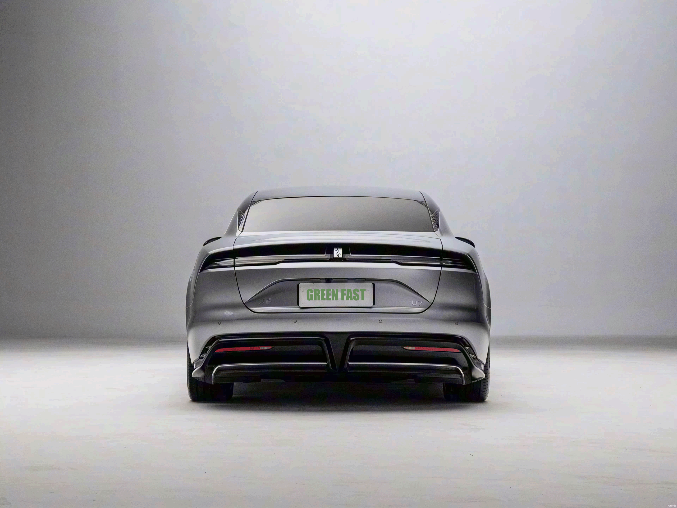 BYD YANGWANG U7 PHEV LUXURY 5-Seater 1306Hp – GreenFastAuto