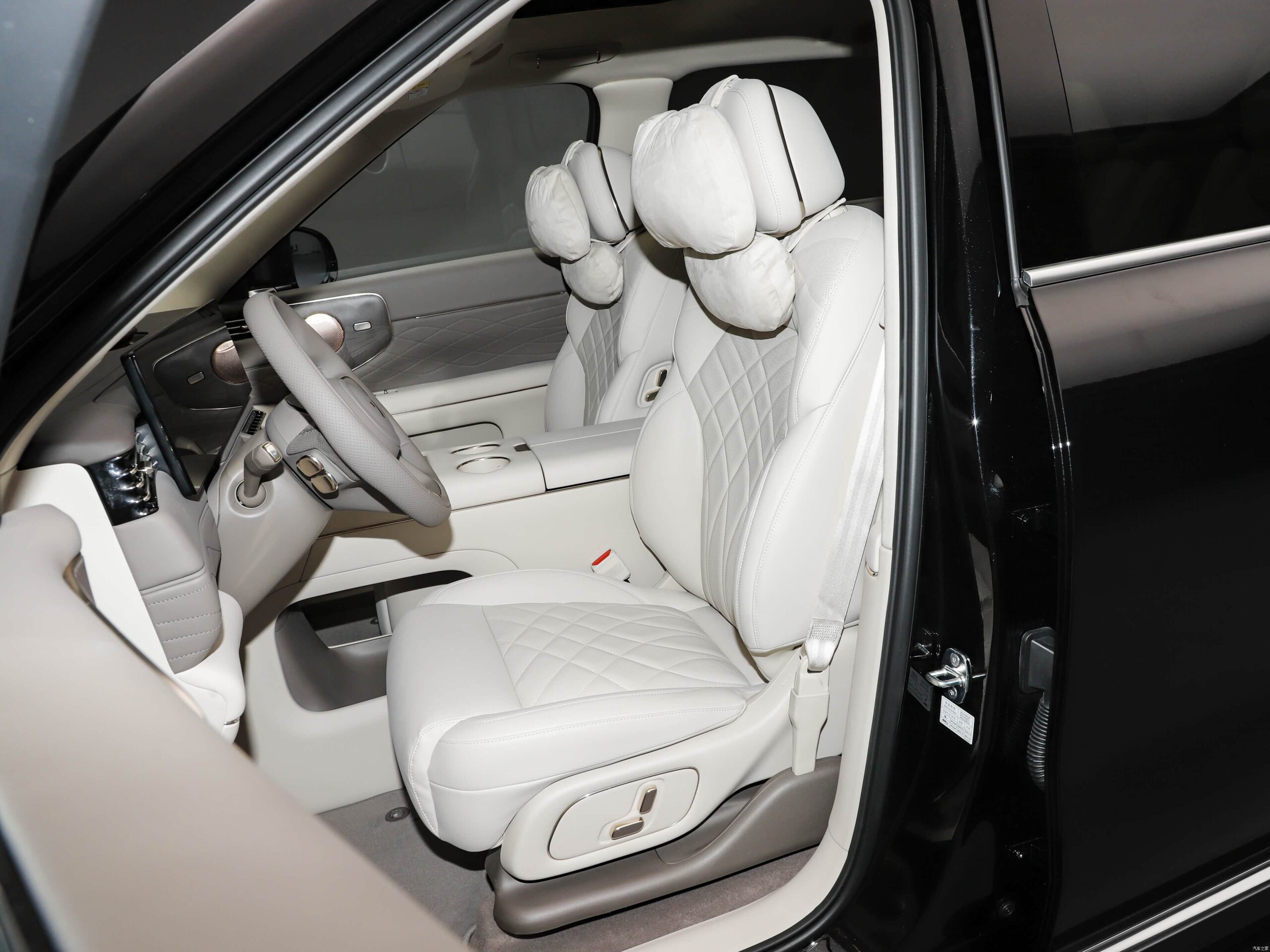 IM LS9 66 ULTRA HYBRID 530Hp – GreenFastAuto